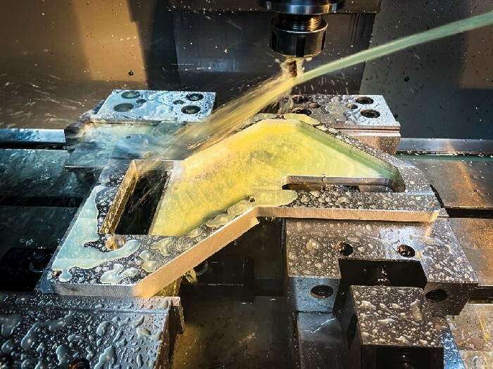 Zakázkové obrábění :: AZ Manufacturing